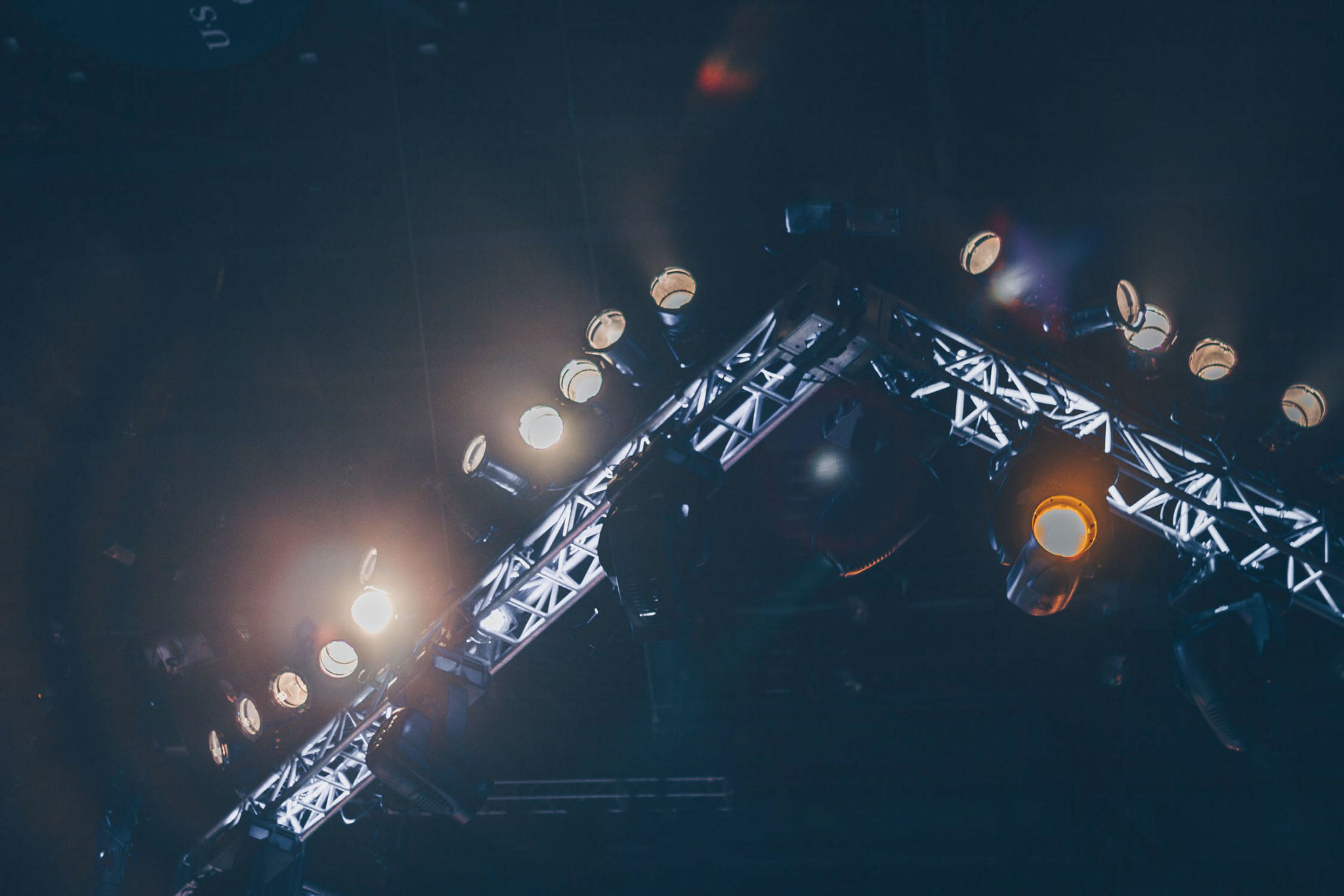 Stage Truss Rigging: Self-Climbing Trusses | Thern Stage Inc.